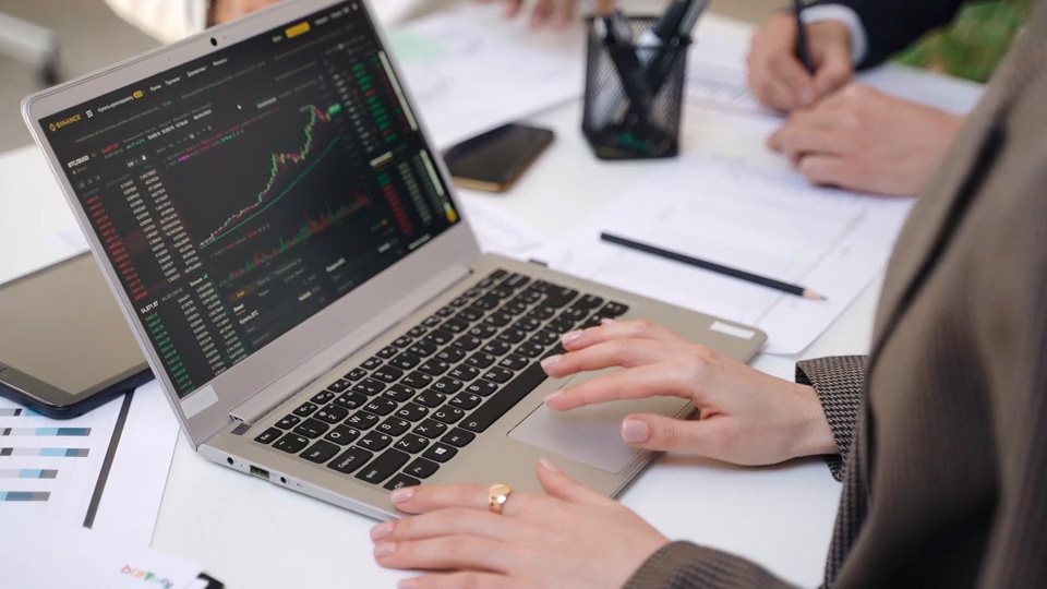 Investors - DRI Healthcare